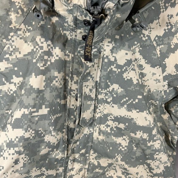 US Military | Jackets & Coats | Us Military Digital Camo Cold Weather ...